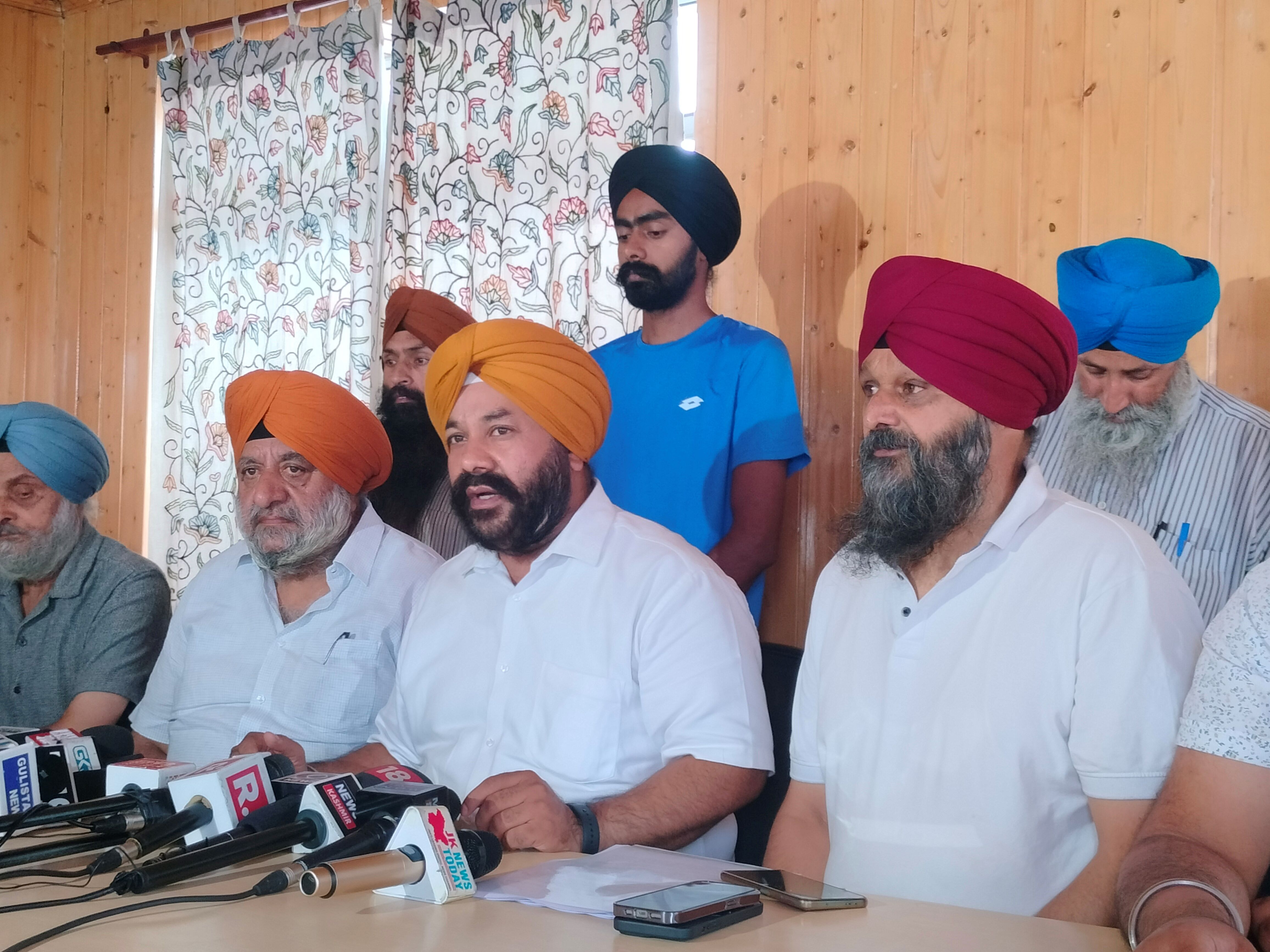 Kashmir's Sikh Community Demands Reservation in Assembly | NewsClick